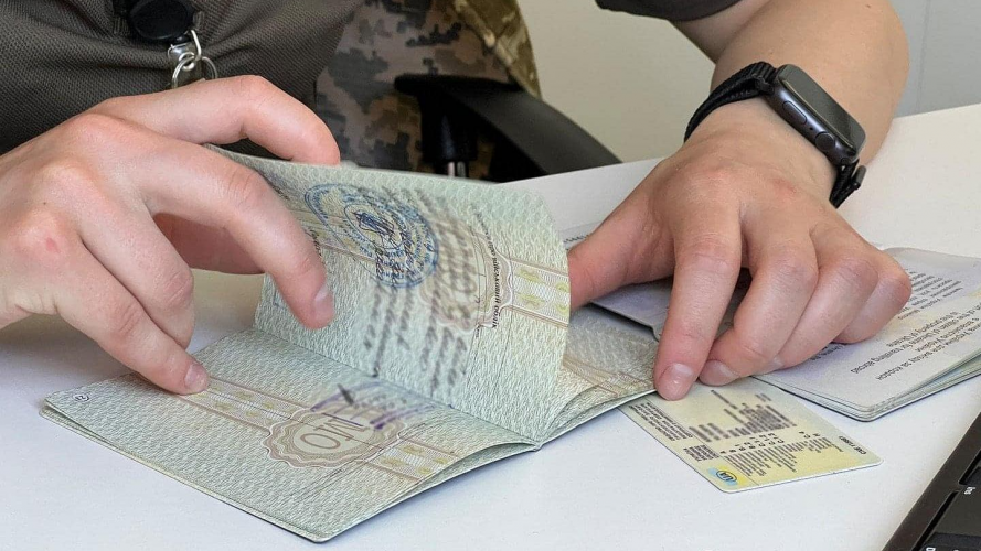 На Волині оштрафували чоловіка за підроблені документи для виїзду за кордон Волинь Infa